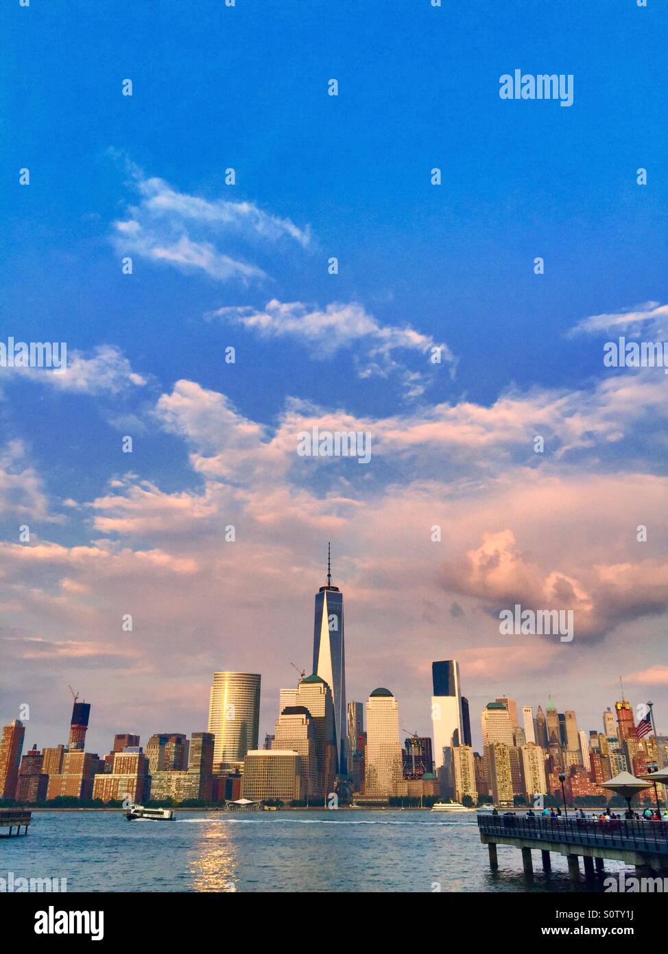 Skyline sunset wtc hi-res stock photography and images - Alamy
