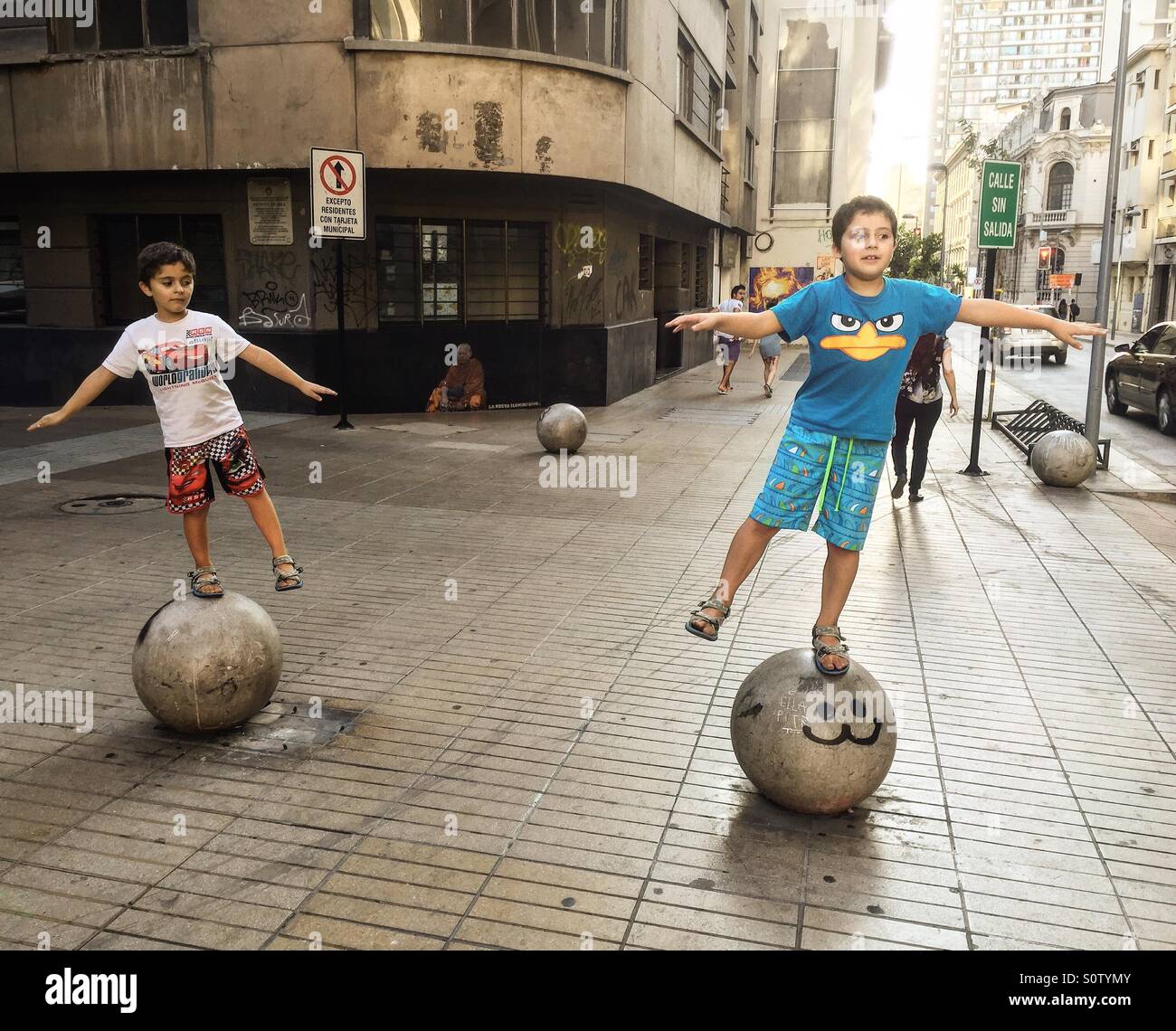 At equilibrium hi-res stock photography and images - Alamy
