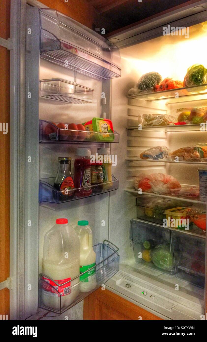 Open fridge door hi-res stock photography and images - Alamy