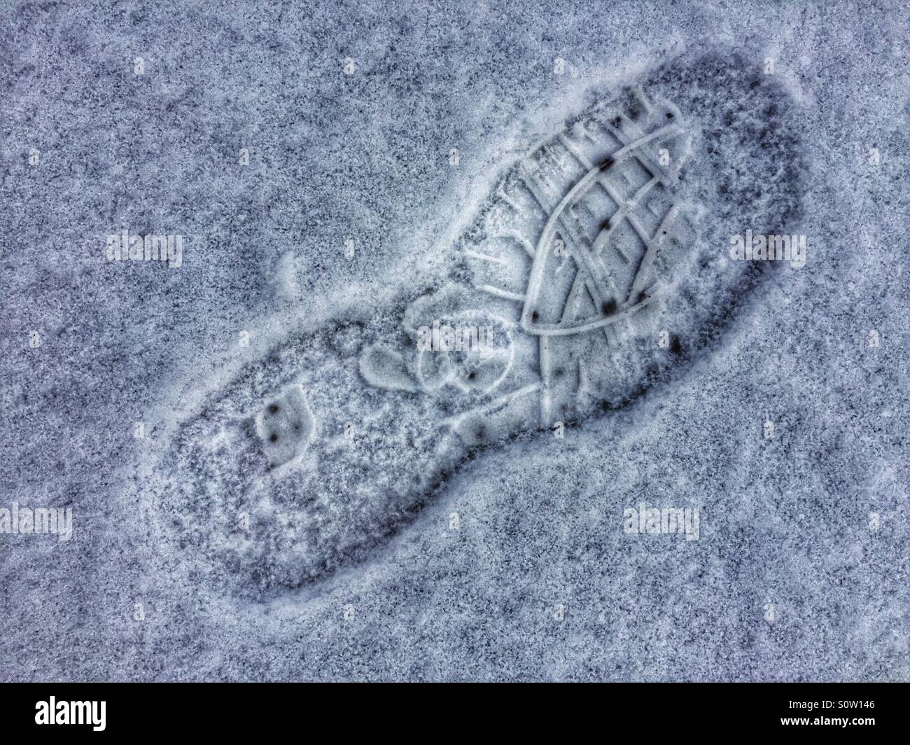 Footprint snow hi-res stock photography and images - Alamy