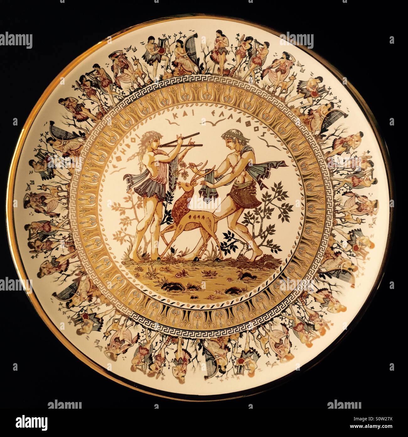 Greek souvenir, decorative plate hi-res stock photography and images ...