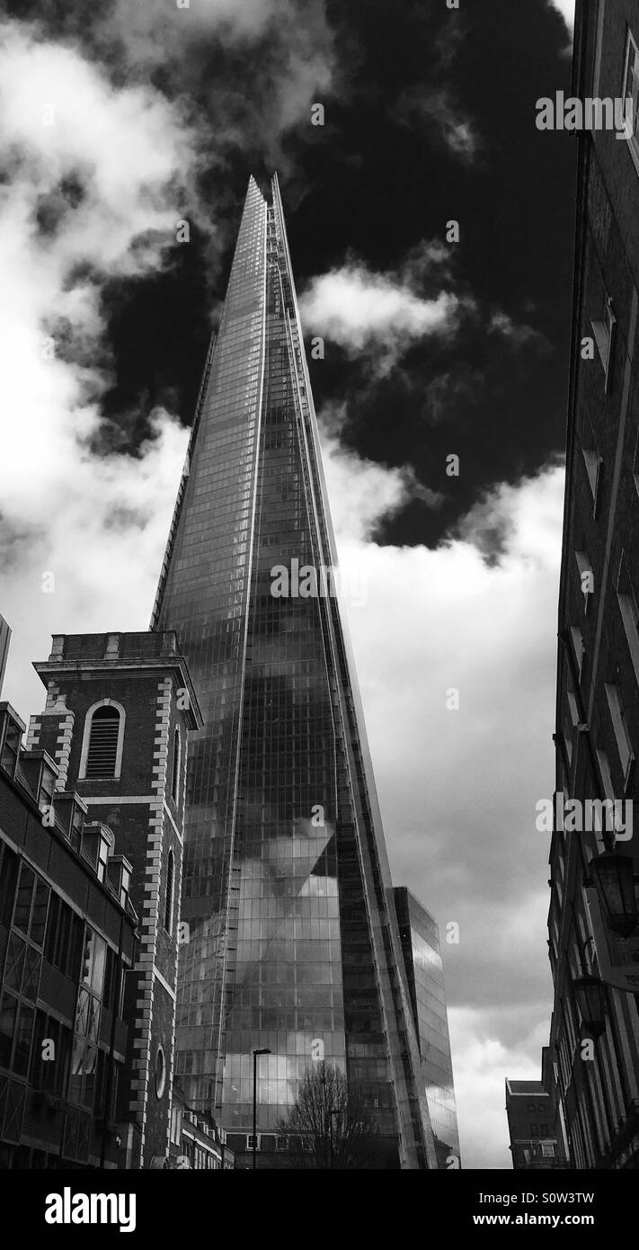 Shard architecture Black and White Stock Photos & Images - Alamy