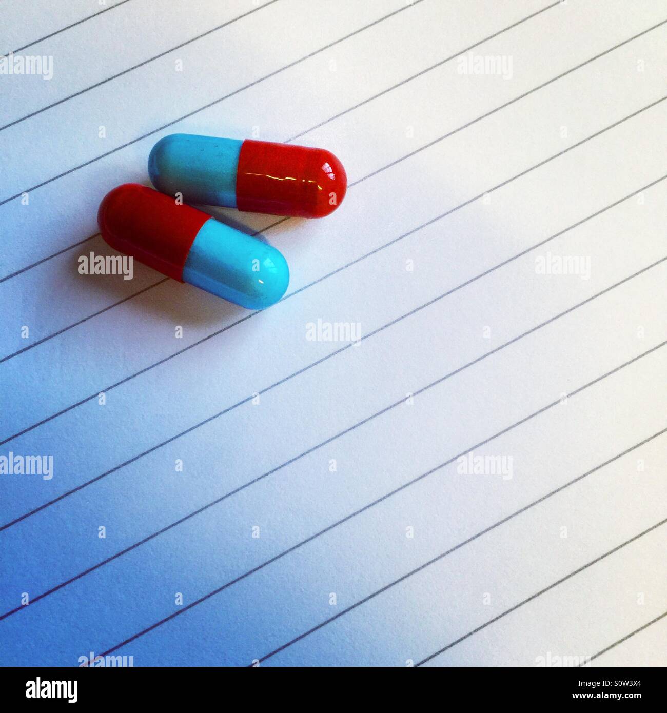 Colourful writing paper hi-res stock photography and images - Alamy