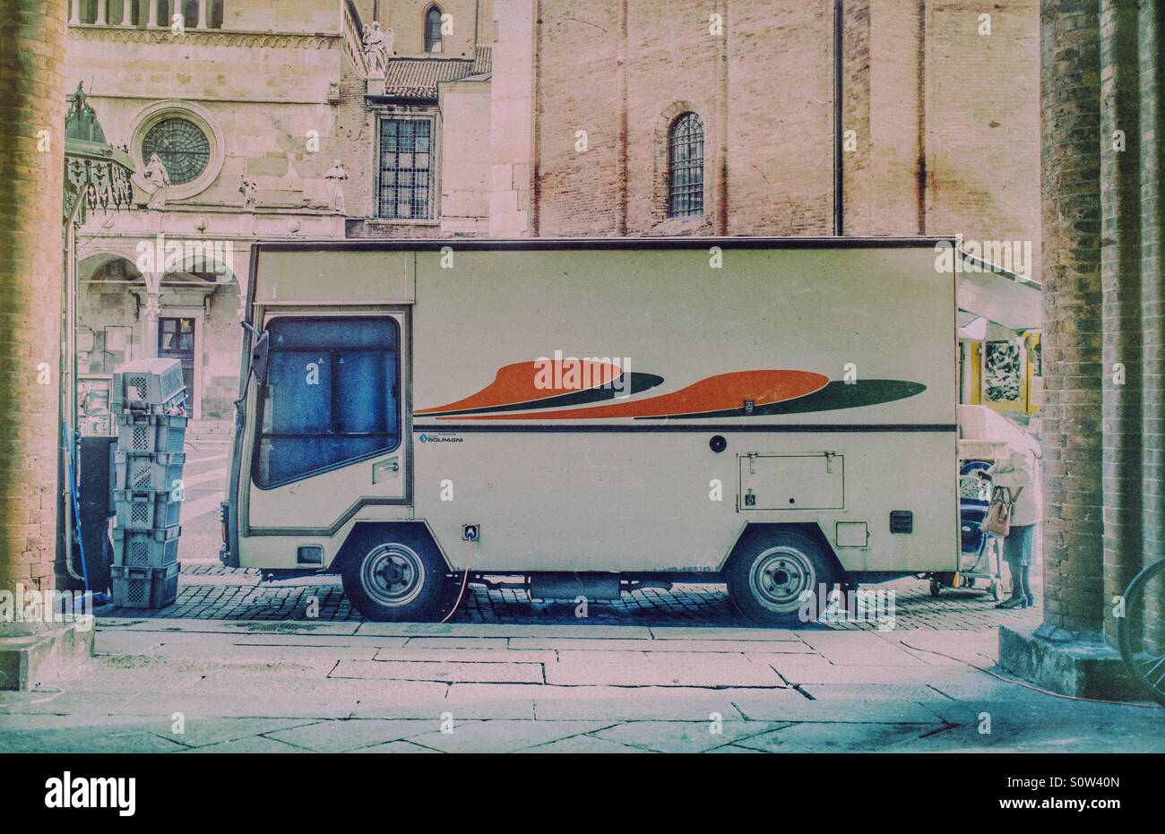 Italy food truck hi-res stock photography and images - Alamy