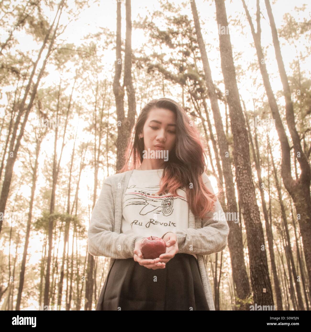 Shy girls hi-res stock photography and images - Alamy