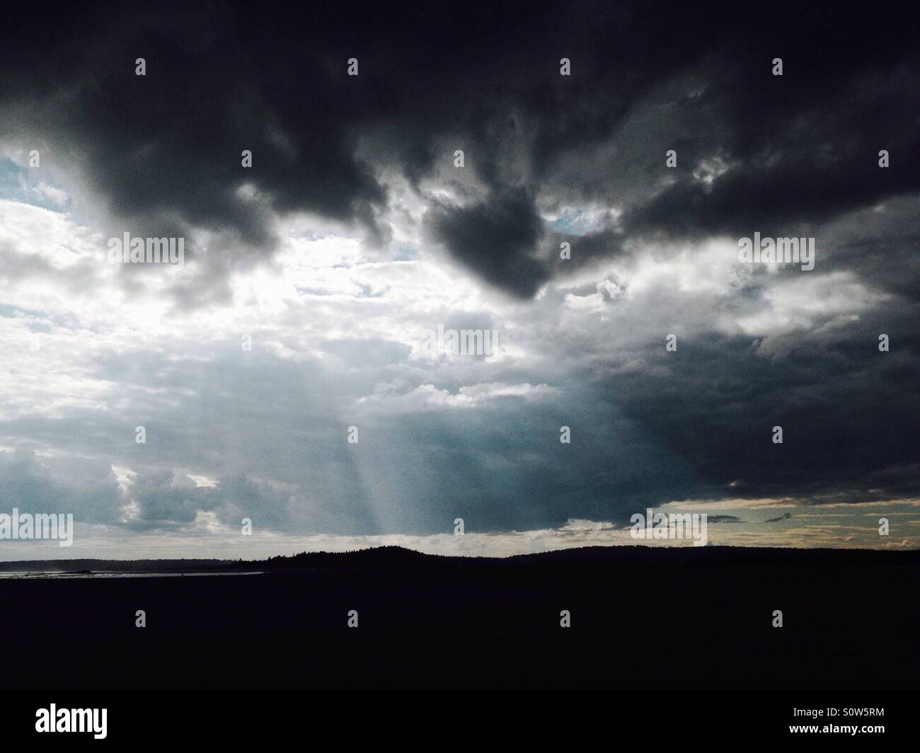 Streaming sun rays hi-res stock photography and images - Alamy