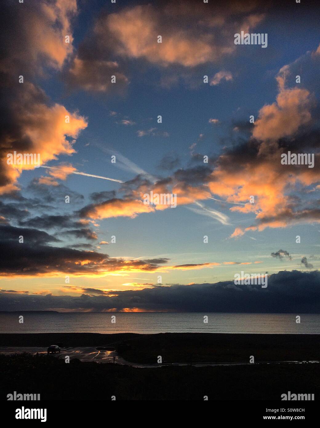 Pretty sun setting sky Stock Photo - Alamy