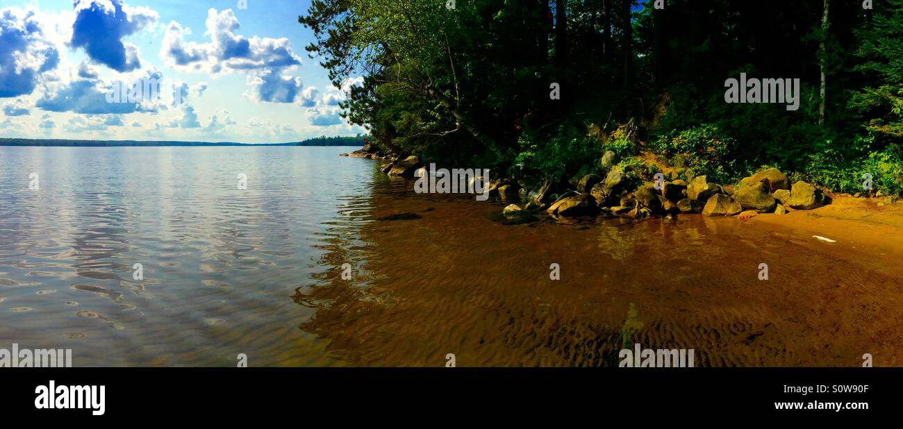 Lakefront beach hi-res stock photography and images - Alamy