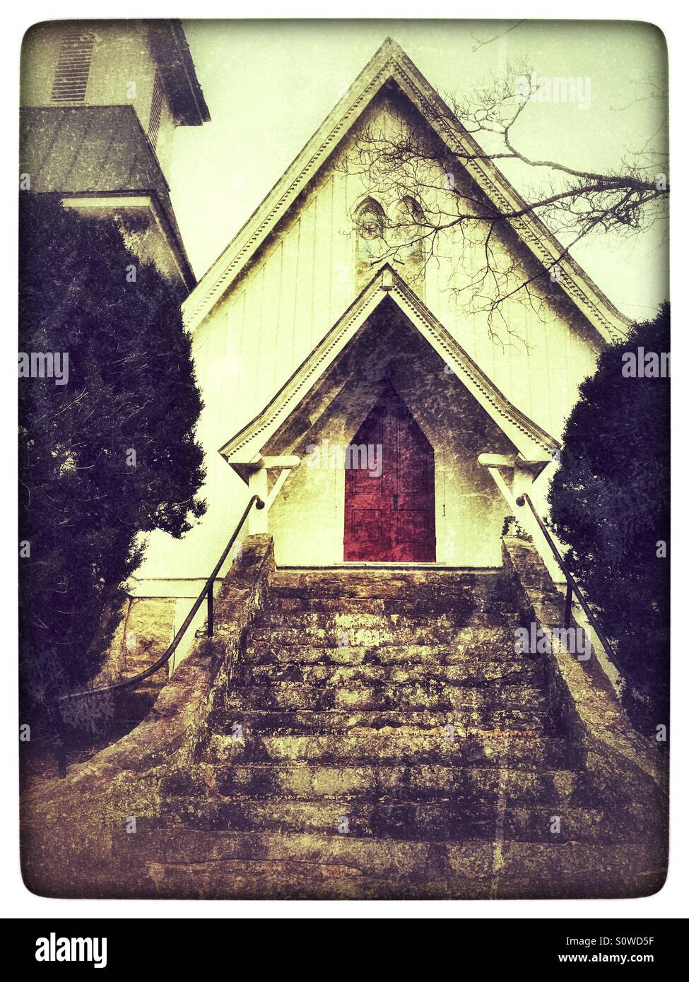 Red church doors hi-res stock photography and images - Alamy