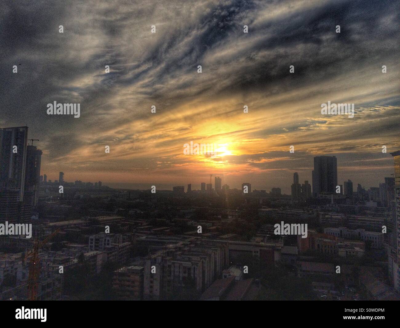Majestic sunset in Mumbai with beautiful cloud formation Stock Photo ...