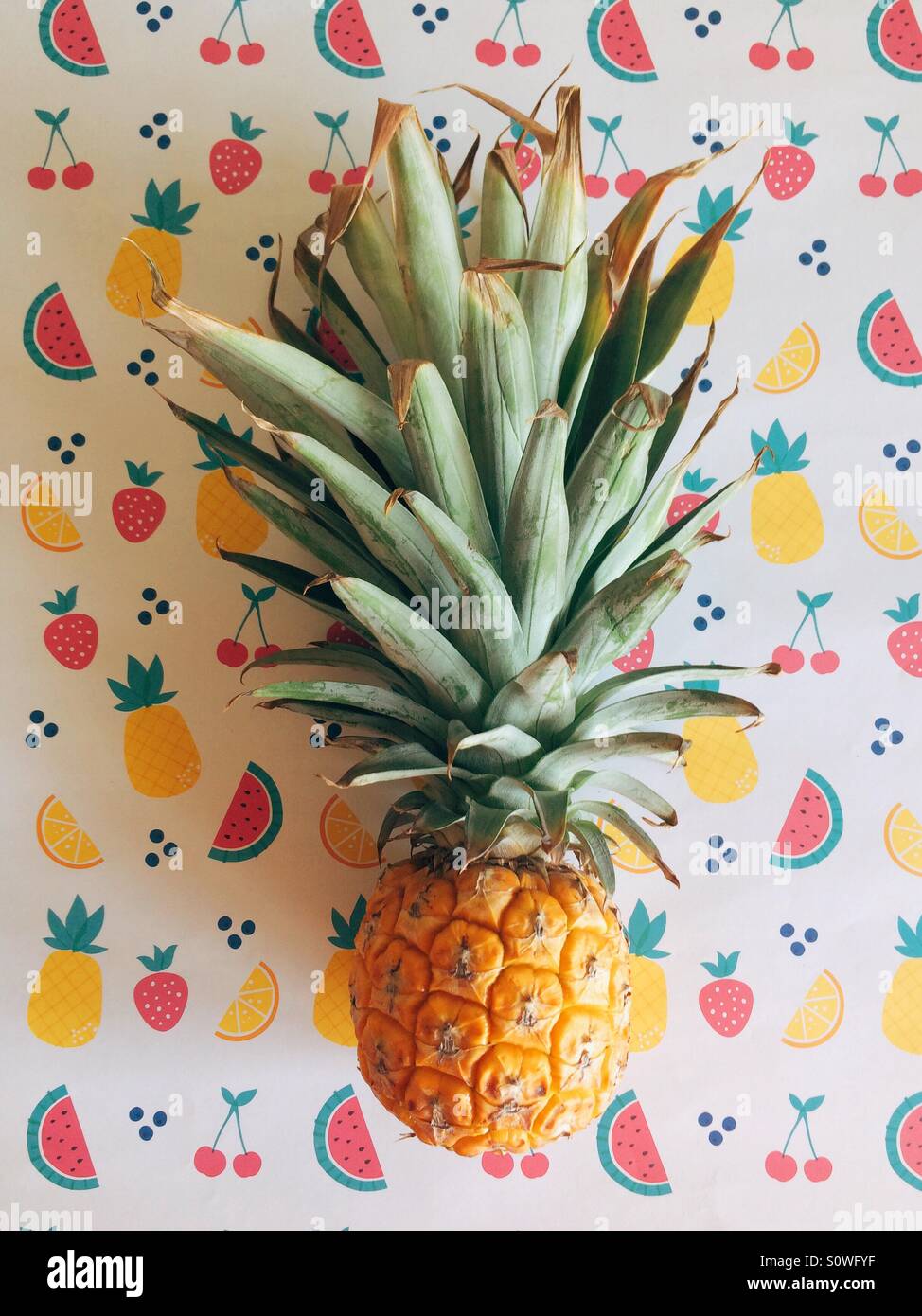 Pineapple paper hi-res stock photography and images - Alamy