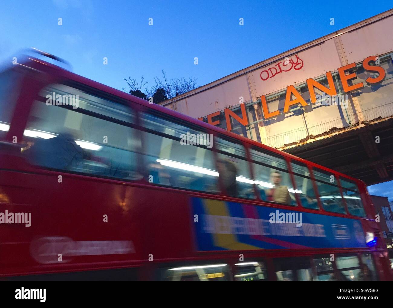 Double decker bus london bridge hi-res stock photography and images - Alamy