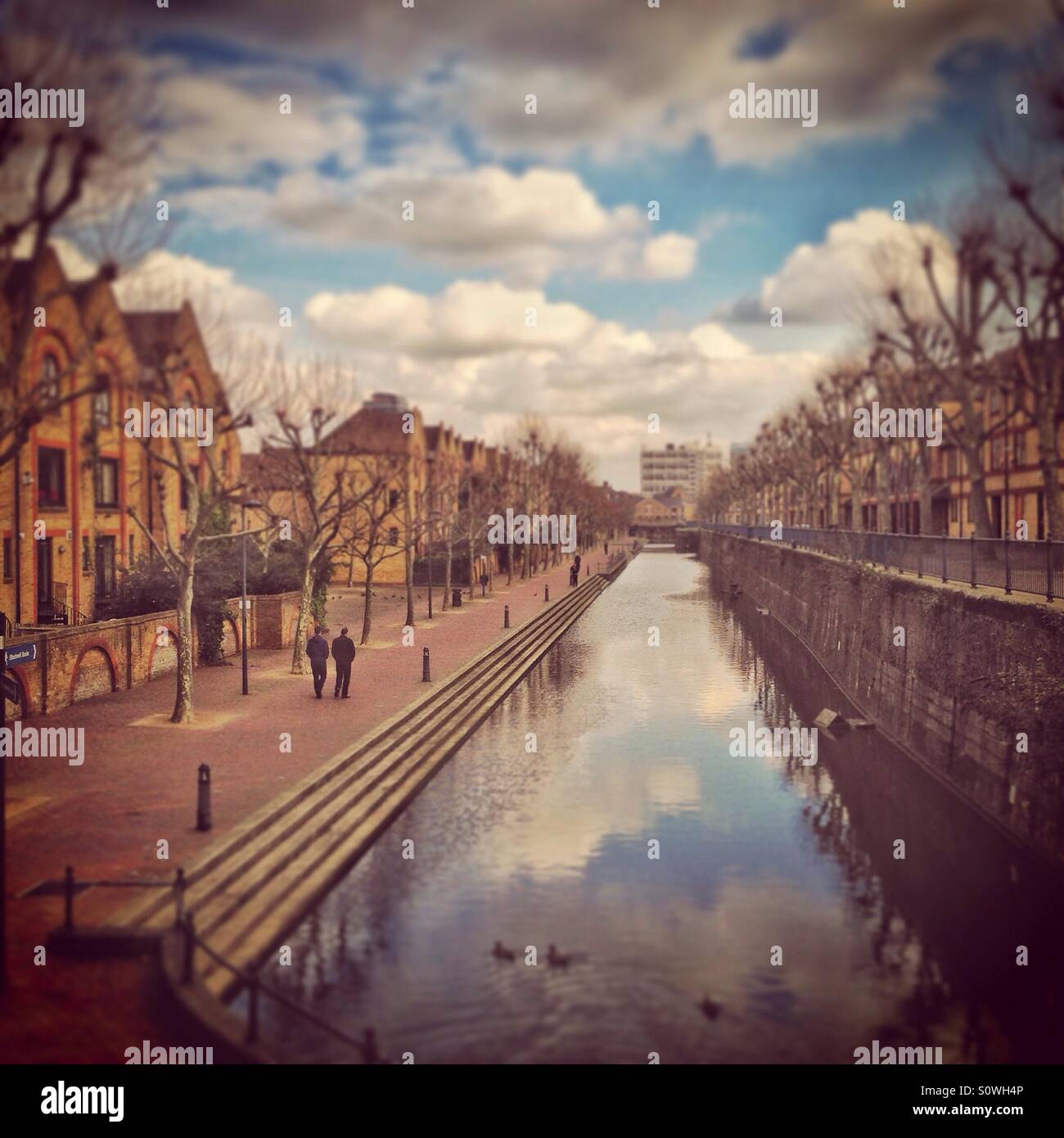 Wapping Canal High Resolution Stock Photography and Images - Alamy