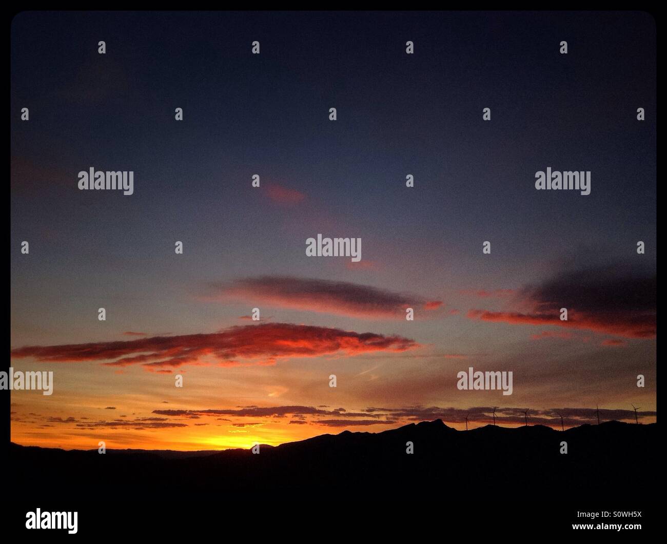 Red sky in the morning Stock Photo - Alamy