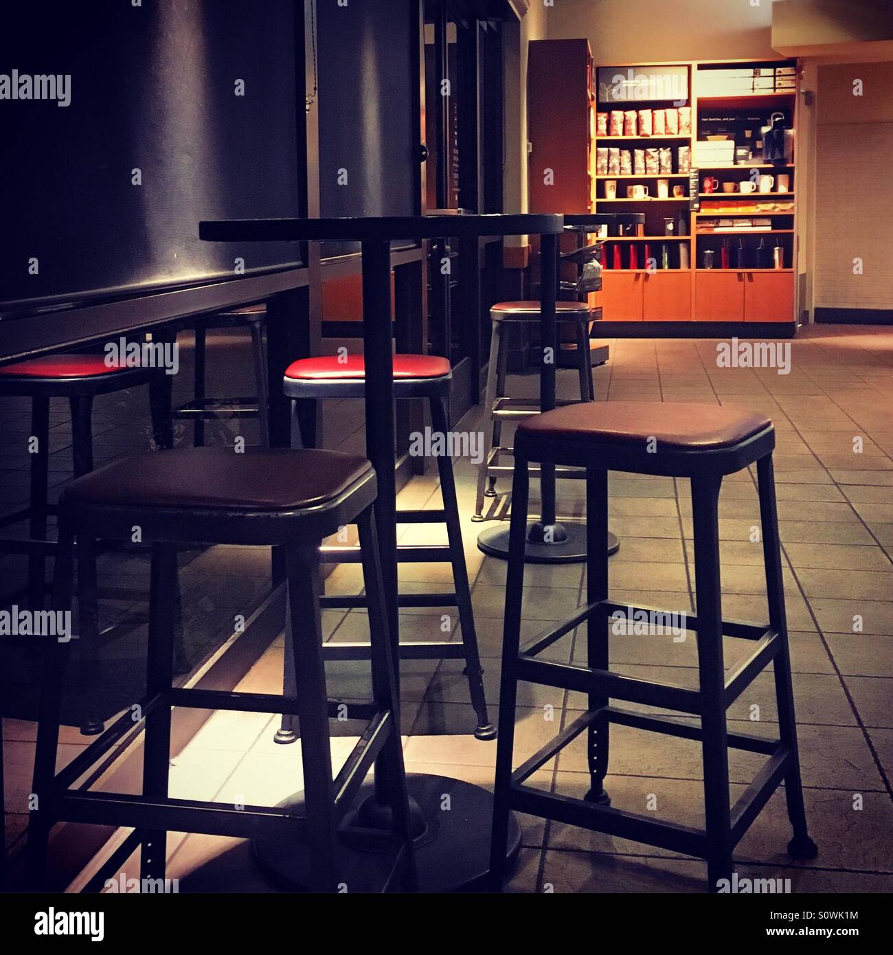 Quiet empty coffee shop Stock Photo - Alamy