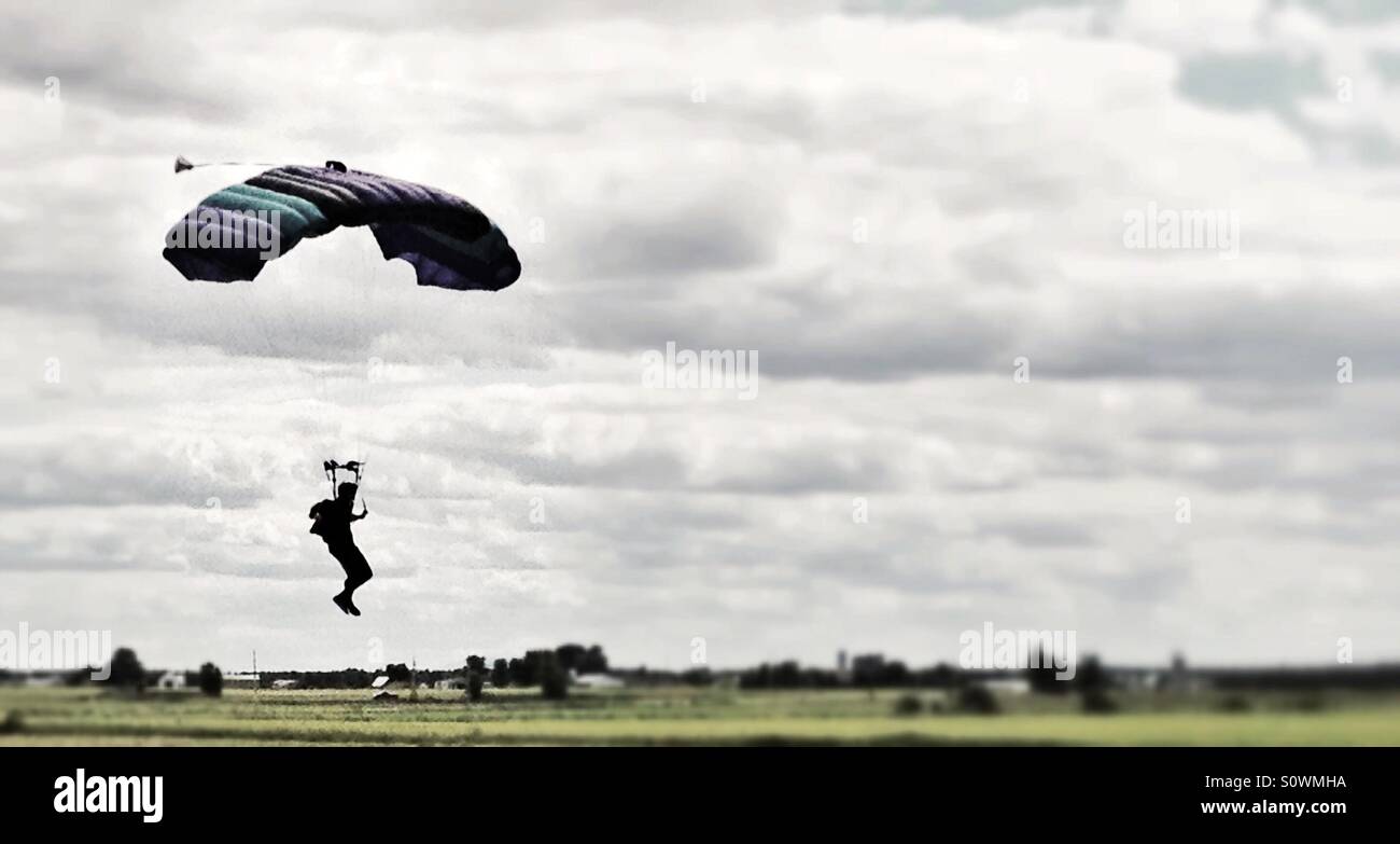 Parachute landing hi-res stock photography and images - Alamy
