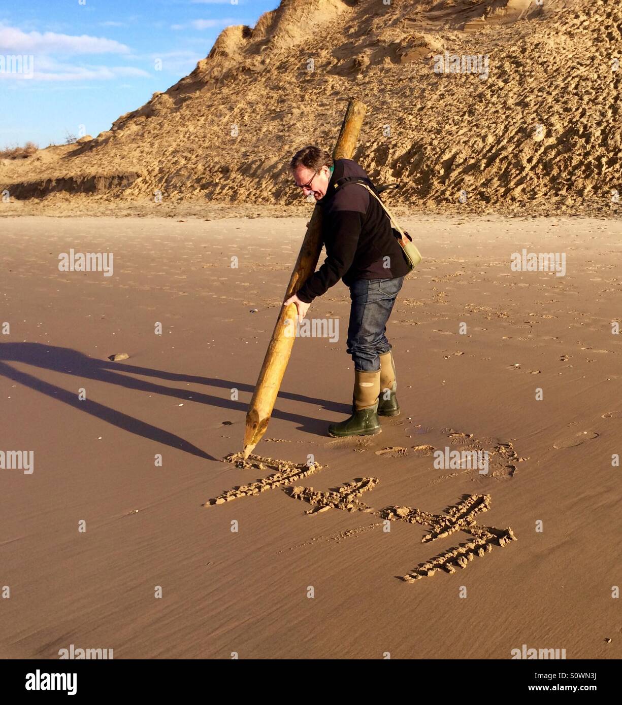 Writing in sand hi-res stock photography and images - Alamy