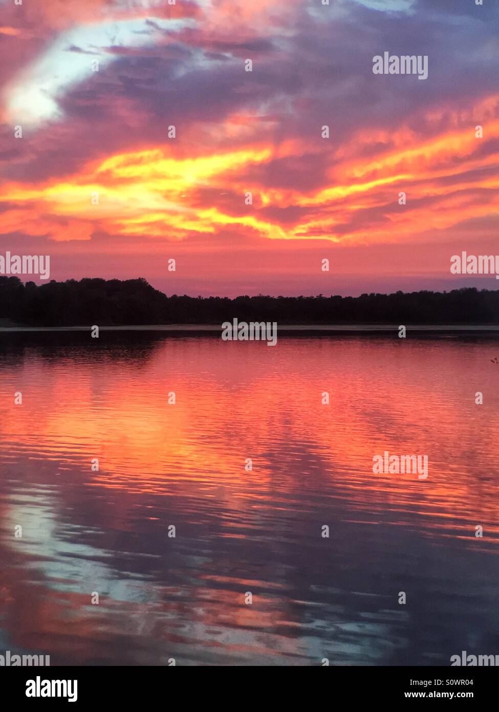 Brilliant colors of sunset hi-res stock photography and images - Alamy