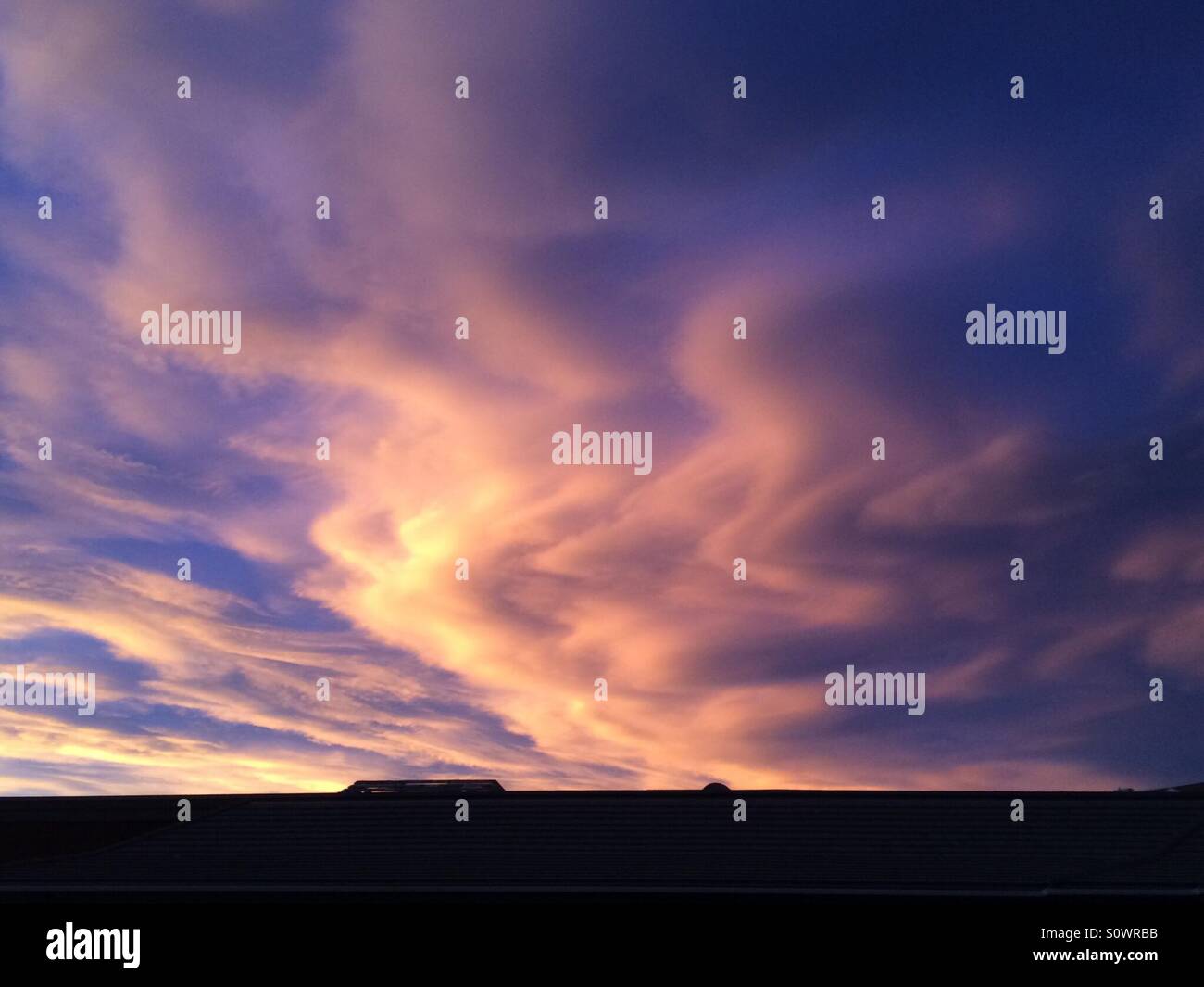 Dark sunset hi-res stock photography and images - Alamy