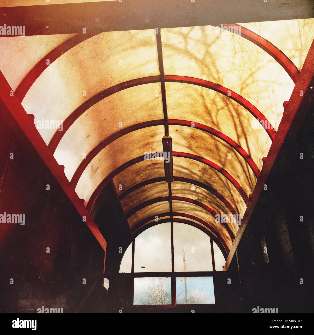 Curved tunnel hi-res stock photography and images - Alamy