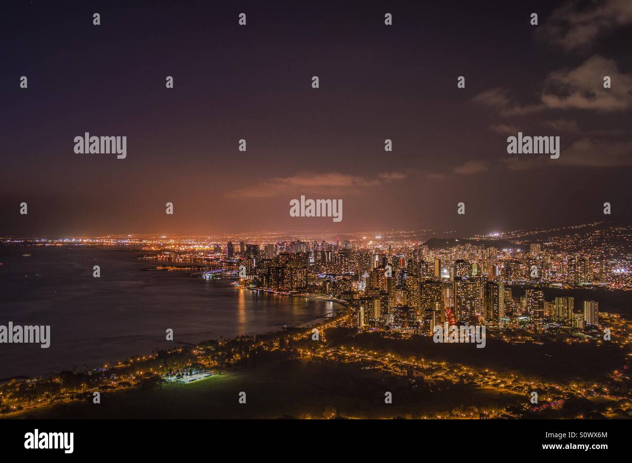 Hawaii cityscape night lights hi-res stock photography and images - Alamy