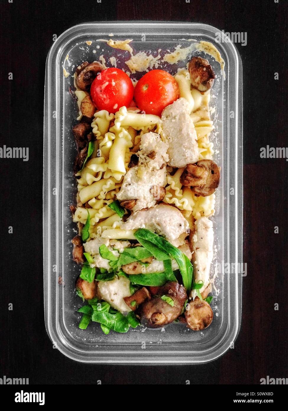 Packed chicken hi-res stock photography and images - Alamy