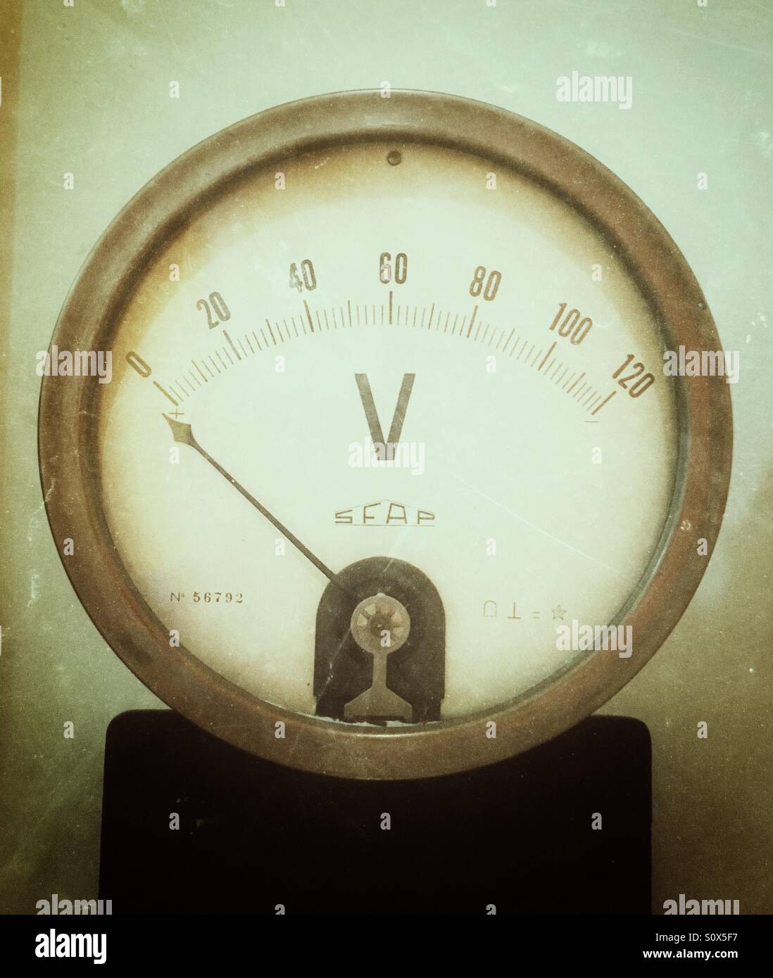 Voltmeter hi-res stock photography and images - Alamy
