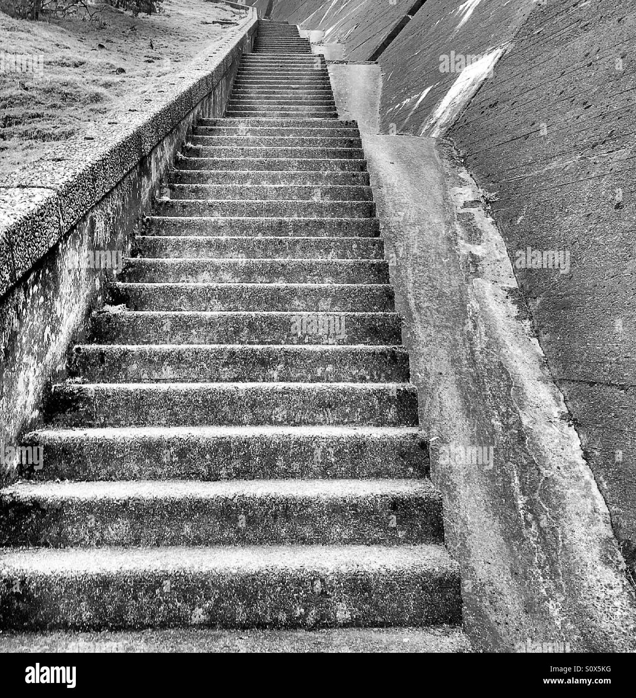 Steps black and hi-res stock photography and images - Alamy