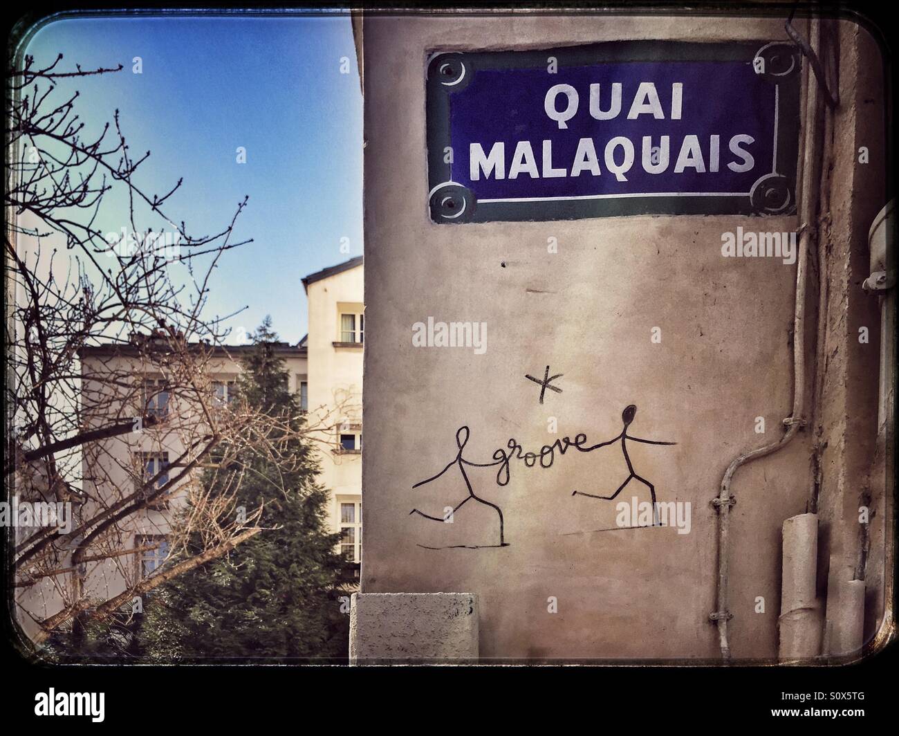 Street art and graffiti in paris hi-res stock photography and images ...