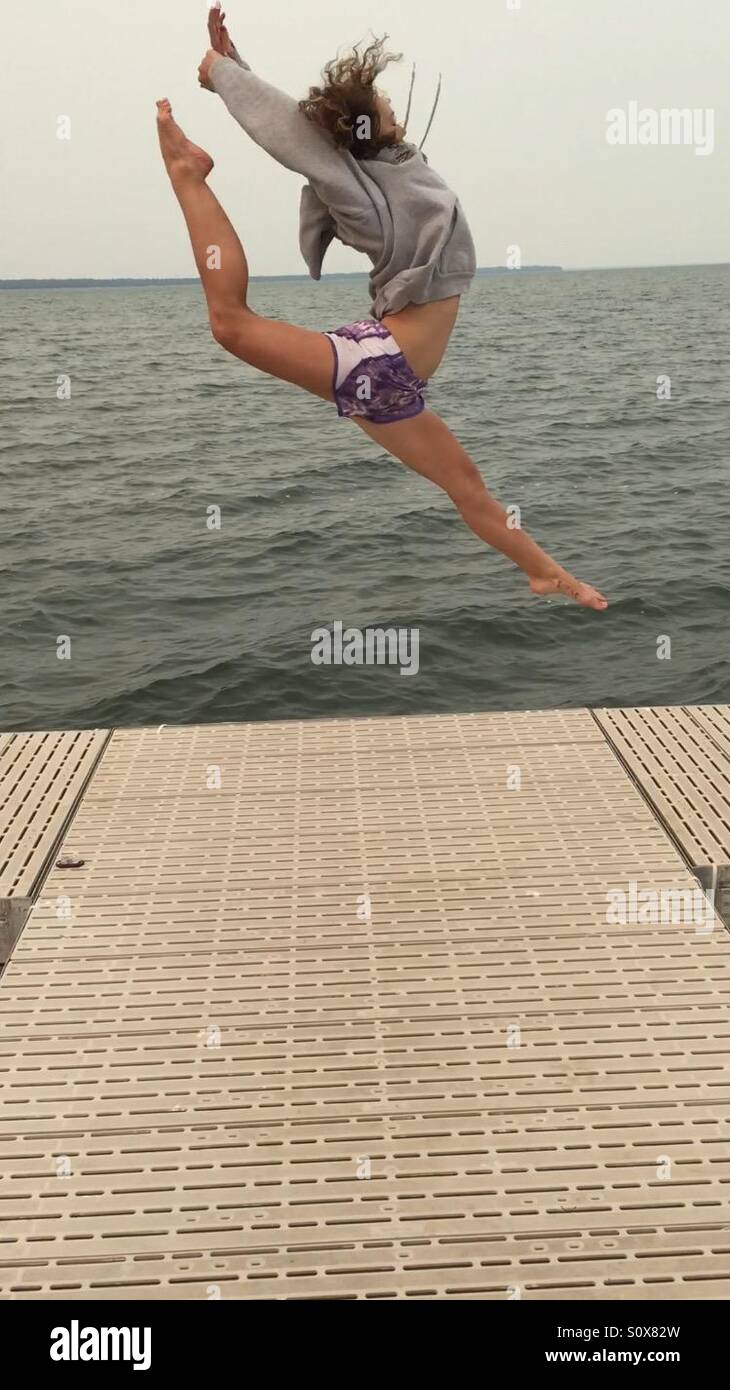 Split leap hi-res stock photography and images - Alamy