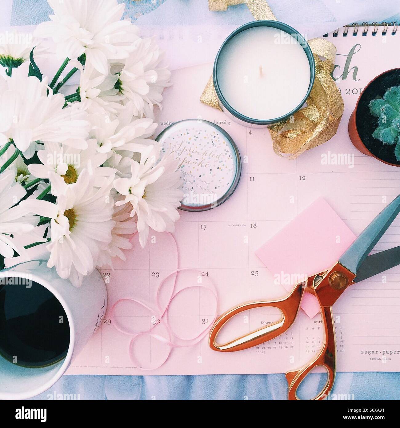 Desk with flowers hi-res stock photography and images - Alamy