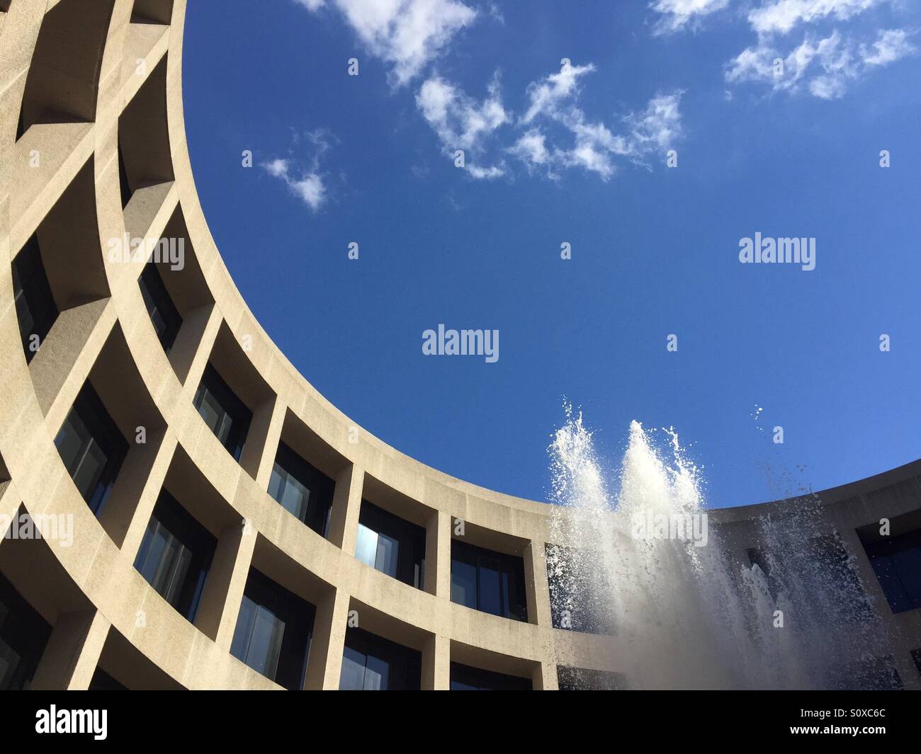 Curved museum building Stock Photo - Alamy
