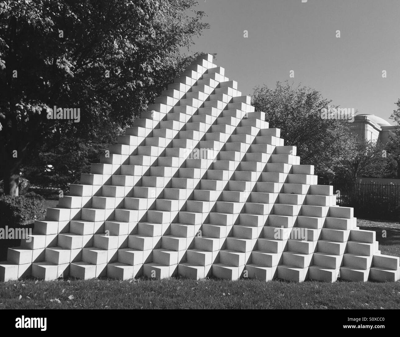 Blocks pyramid hi-res stock photography and images - Alamy
