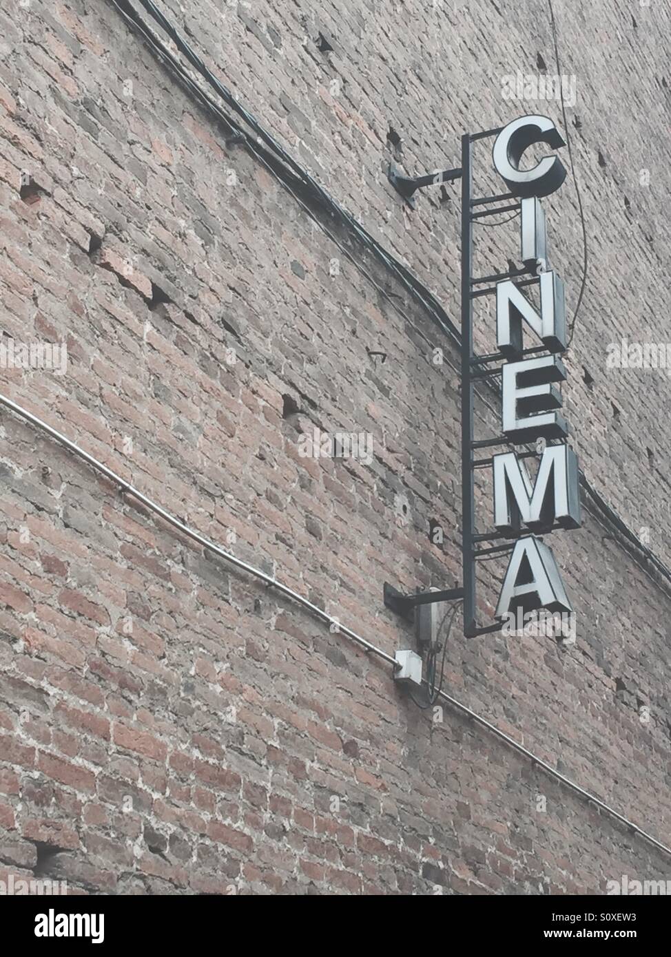 Old cinema sign hi-res stock photography and images - Alamy