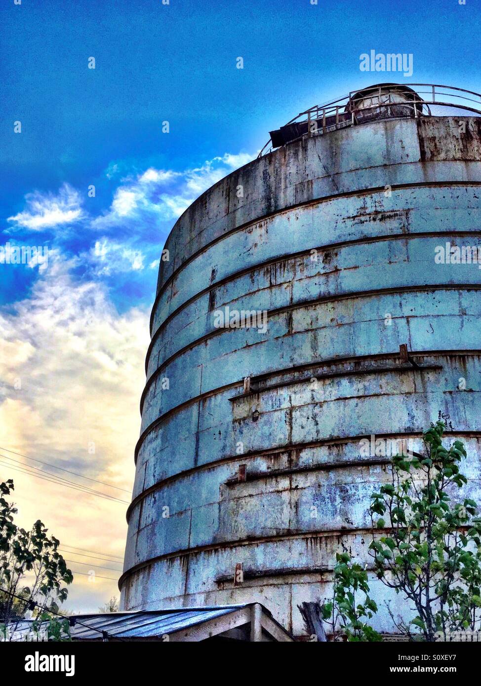 Tree silo hi-res stock photography and images - Alamy