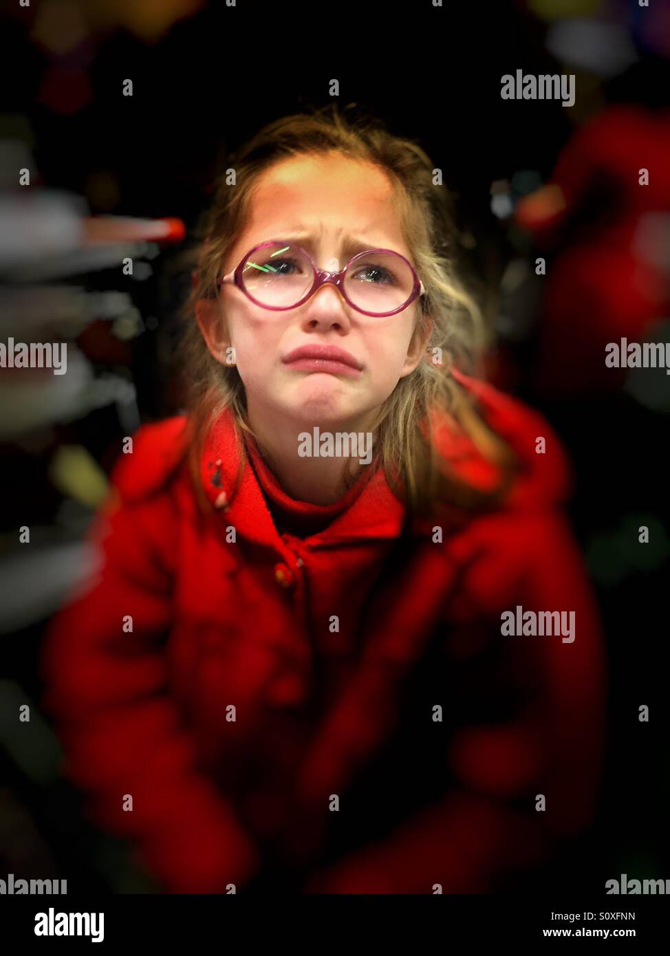 Sad little girl crying Stock Photo - Alamy