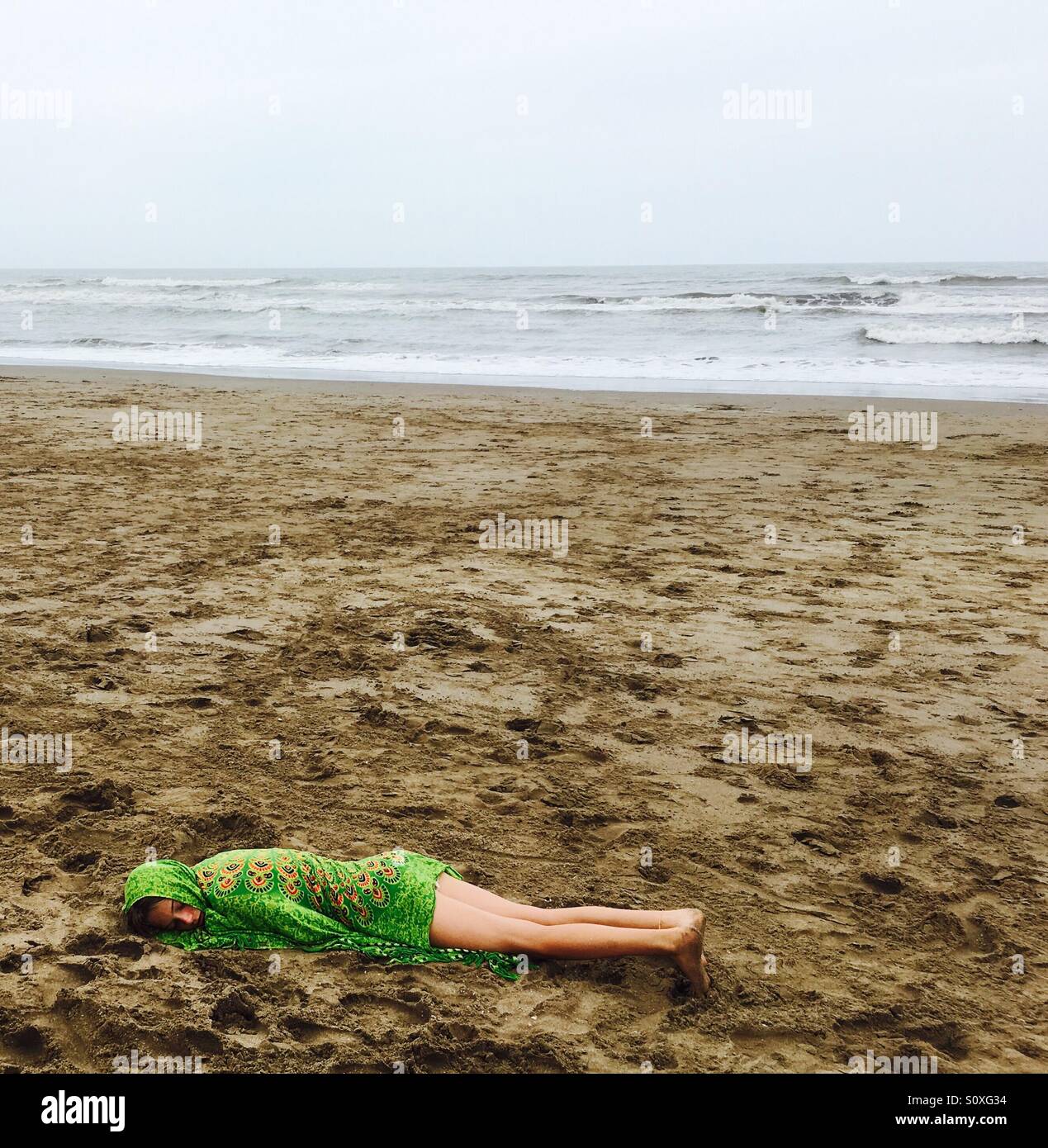 Asleep beach hi-res stock photography and images - Alamy