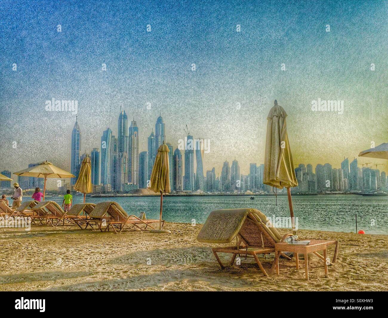 Dubai sand panorama hi-res stock photography and images - Alamy