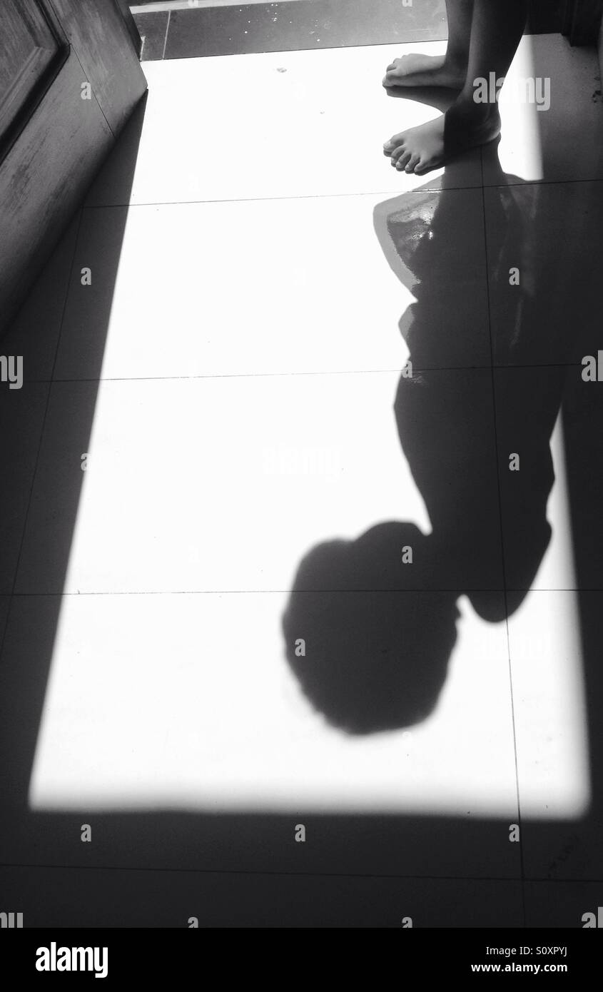 Shadow child worry hi-res stock photography and images - Alamy