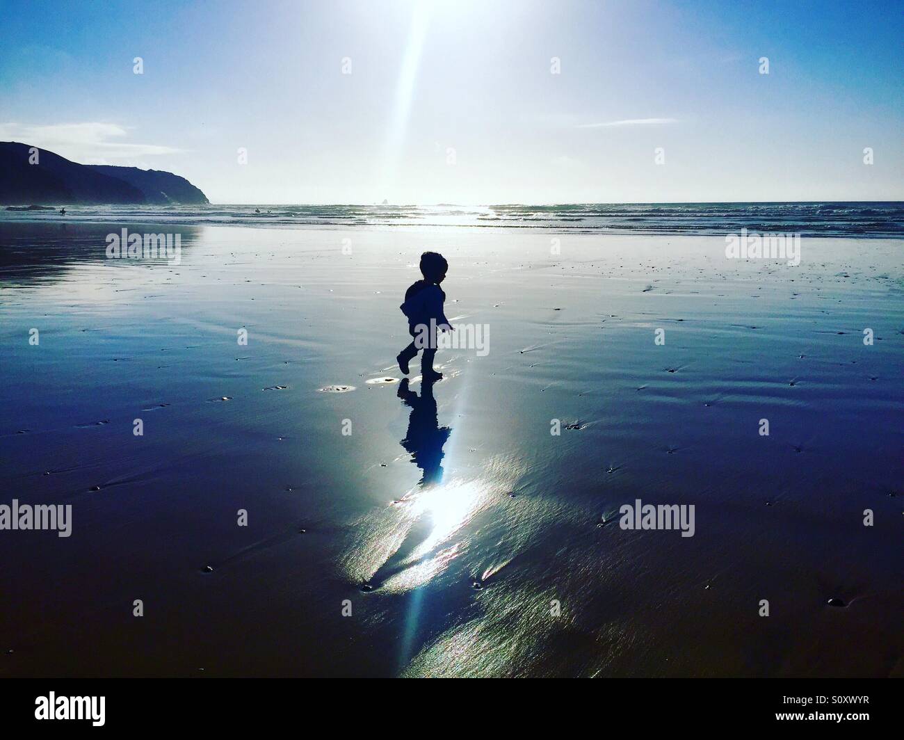 Baby toddling hi-res stock photography and images - Alamy