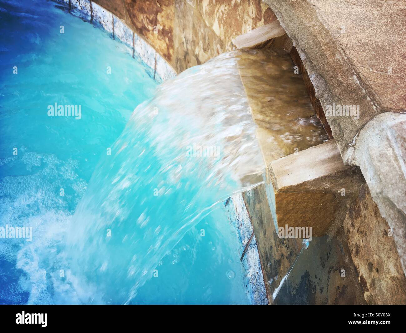 Waterfall swimming pool hi-res stock photography and images - Alamy
