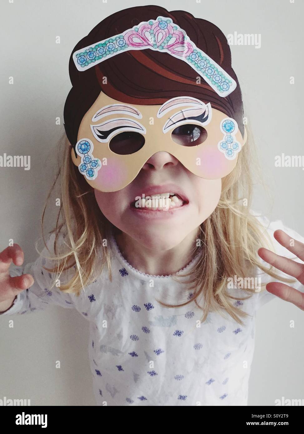 Growling girl hi-res stock photography and images - Alamy