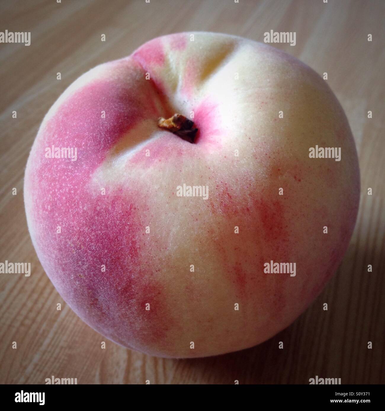 Momo japan fruit hi-res stock photography and images - Alamy