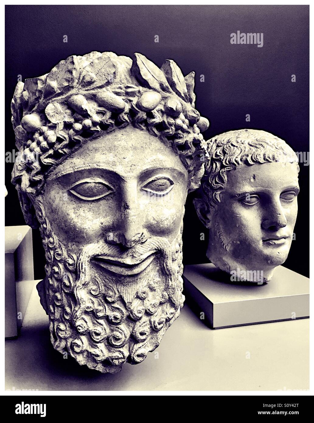 Roman stone heads hi-res stock photography and images - Alamy