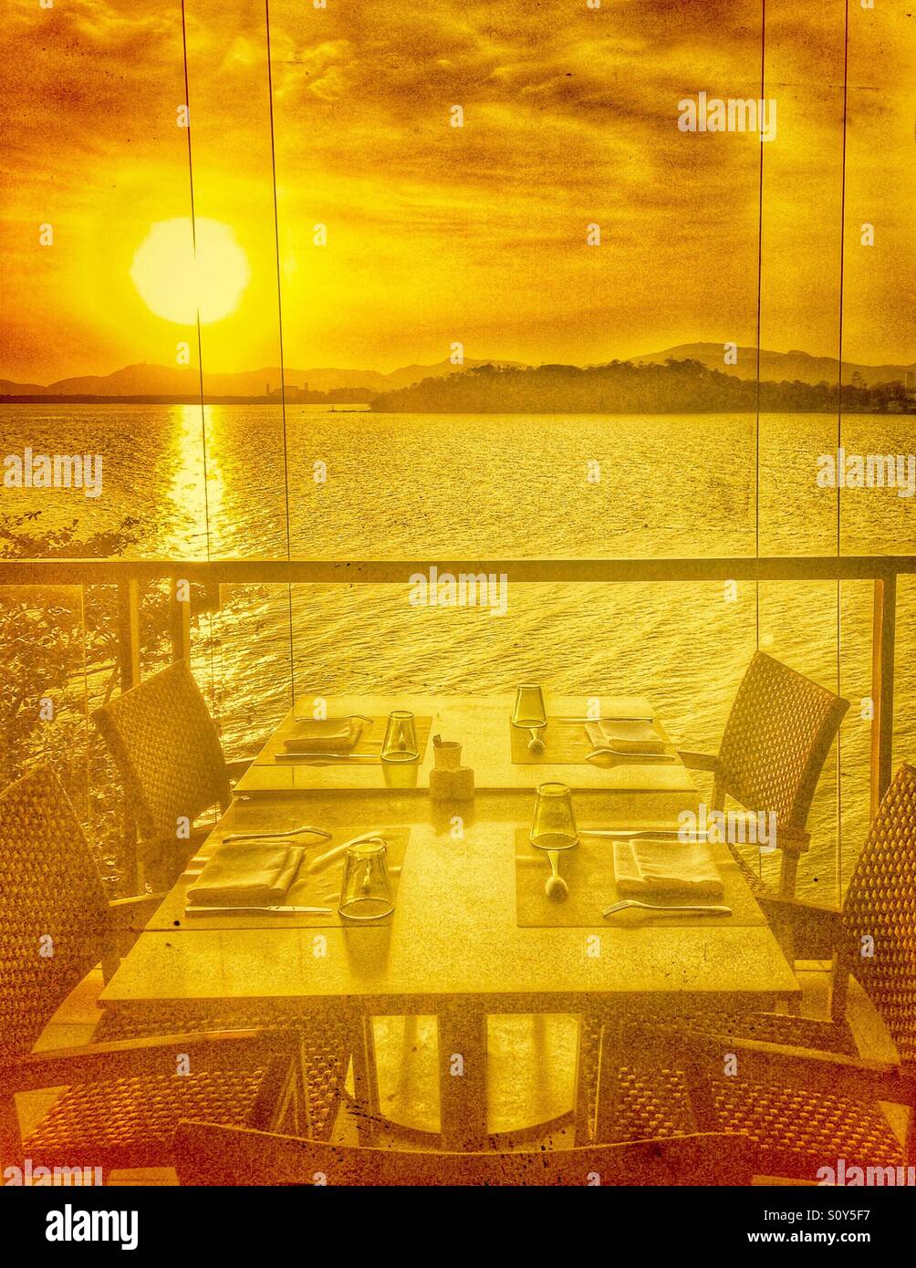 Bathed in sun hi-res stock photography and images - Alamy