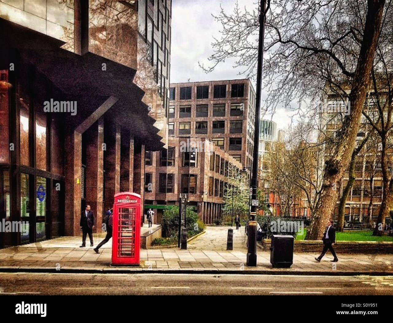 Street scene, Victoria SW1 London Stock Photo - Alamy