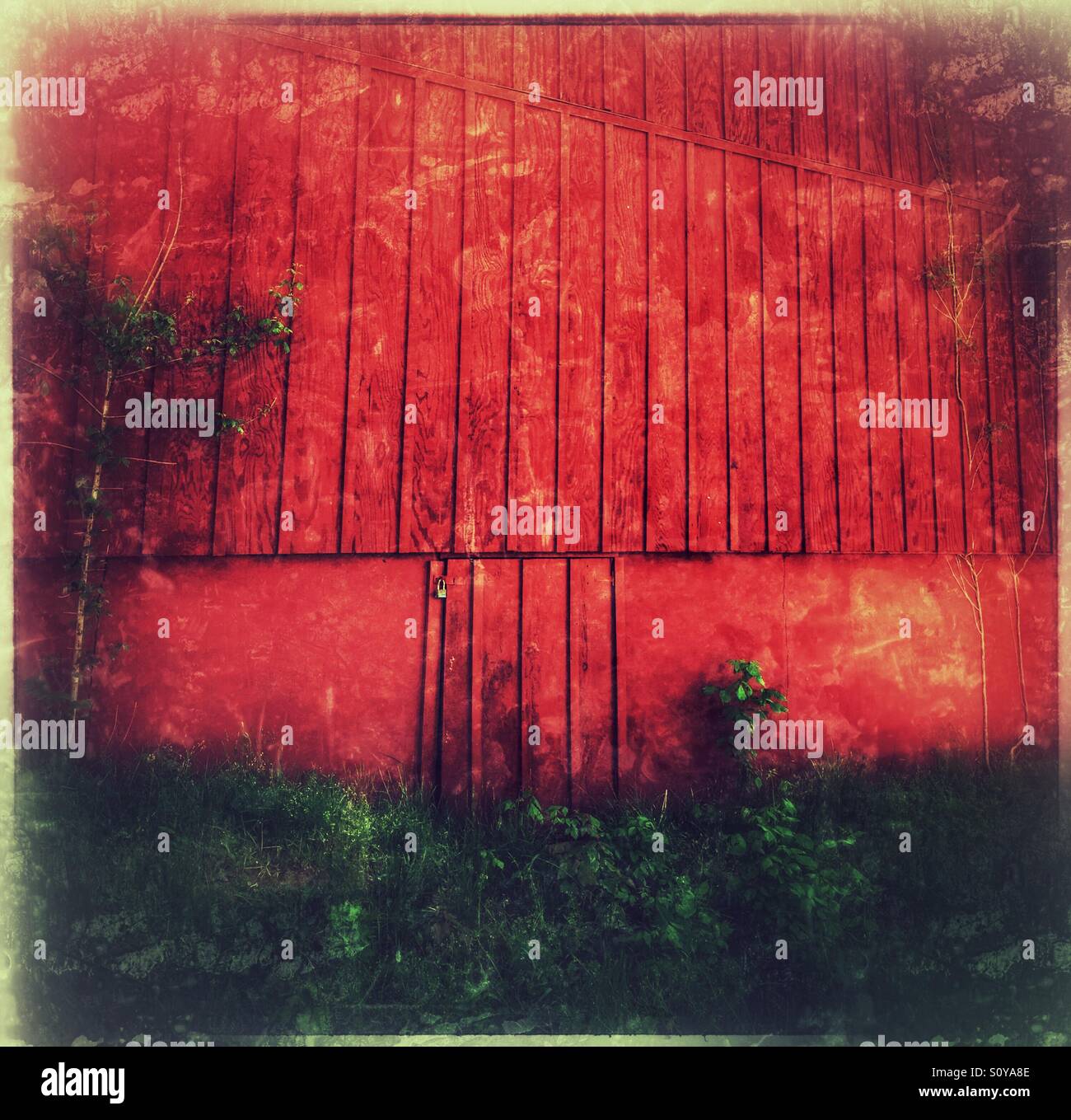 Side of red barn Stock Photo - Alamy