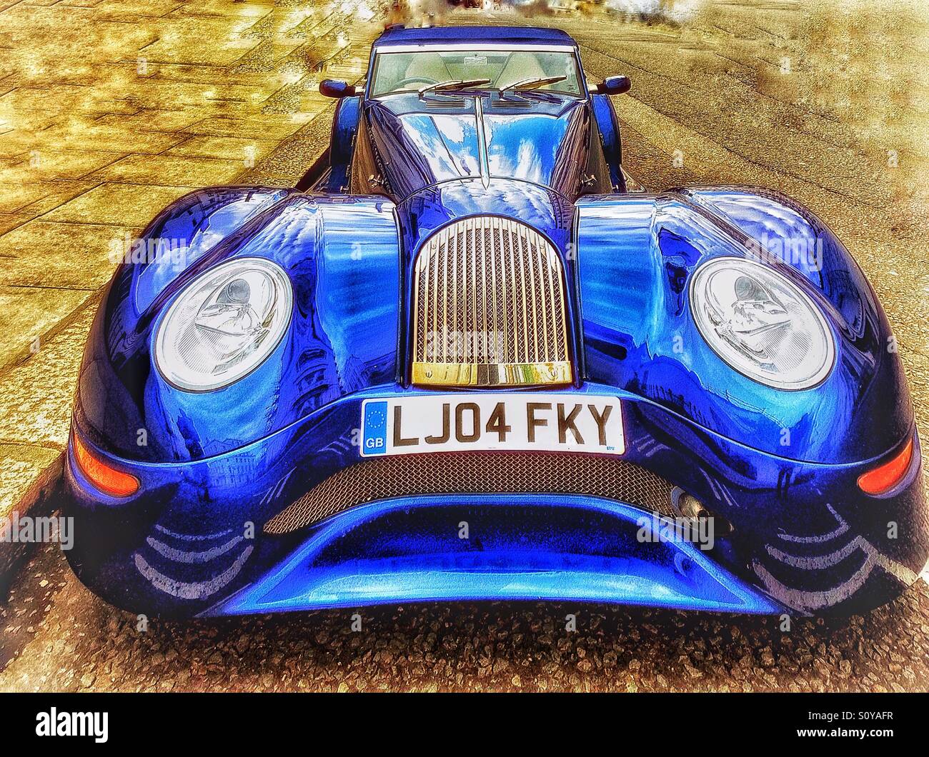 Morgan car grille hi-res stock photography and images - Alamy