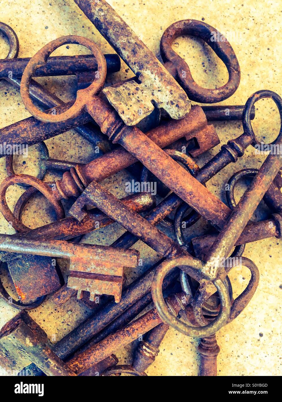 Old rusty keys hi-res stock photography and images - Alamy