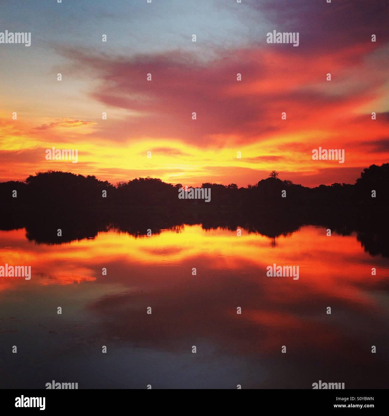 Lingering sunset hi-res stock photography and images - Alamy